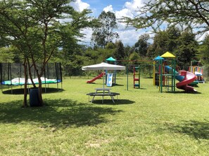 Área de recreio para crianças (ao ar livre)