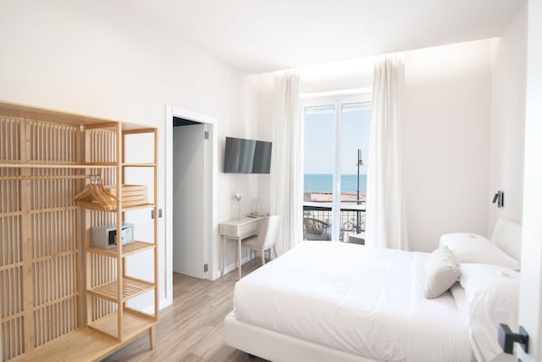 Quarto Superior | Secretária, Wi-fi grátis, roupa de cama fornecida 