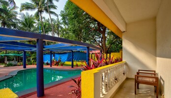 Secretária adequada para computadores portáteis 