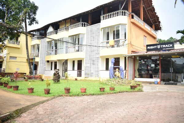 Salotel- Near Mae De Deus Church - Maharashtra