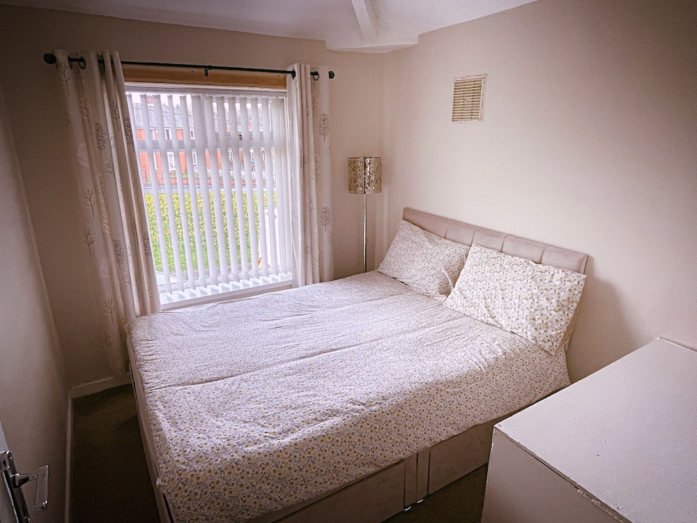 Entire 3-bedroom Home In Oldham - Guest House - Oldham