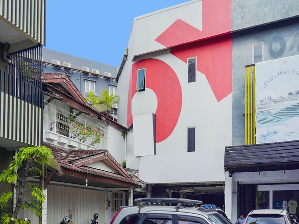 Hotel O Makassar Near Mall Panakukkang Formerly Sayang Home Stay - Makassar
