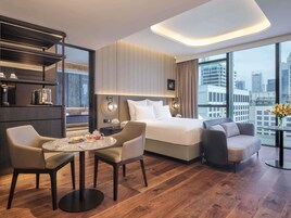 Suite-Estúdio, 1 cama king-size, acesso ao Club Lounge | Minibar, cofre no quarto, secretária, cortinas/cortinados opacos 
