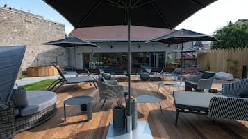 Sala(s) para tratamentos a casais, sauna, banheira de hidromassagem