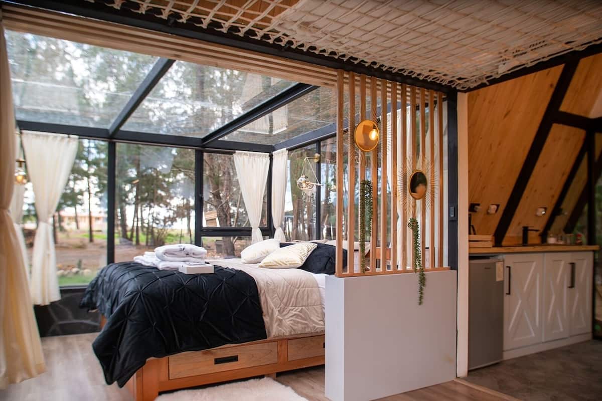 Bangalô design, vista para a montanha | 1 quarto, roupas de cama de algodão egípcio, roupas de cama premium