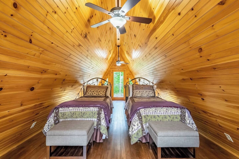 cabin B Dream Maker sleeps 6 - Cherokee County | Vrbo