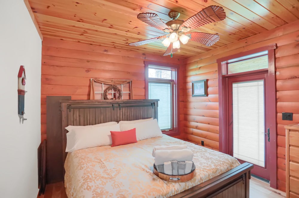 Country Cottage: Aunt Susie's Raystown Lake Vacation Rentals; Tatman ...