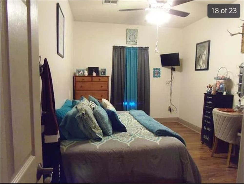 Beautiful Waterfront Home In Barataria, La. - Lake Salvador, LA