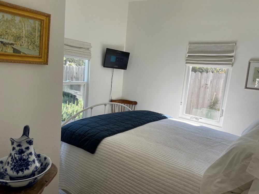 Enjoy The Serenity And Charm Of This Hidden Gem! - Montecito, CA