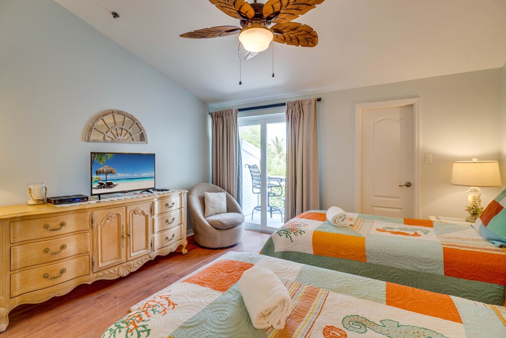 Beachfront - Hidden Cove Unit 2 by SeaBreeze Vacation - Holmes Beach | Vrbo