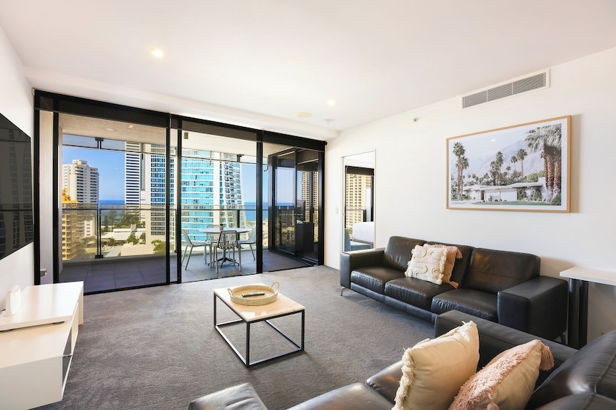 Circle On Cavill Apartment 2124 - 1.5 Bedrooms Ocean Views - Wifi - Parking - 서퍼스 파라다이스