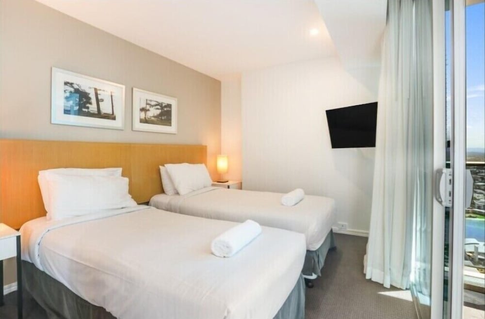26 levels above Hilton hotel - 2 bedrooms - Gold Coast | Vrbo