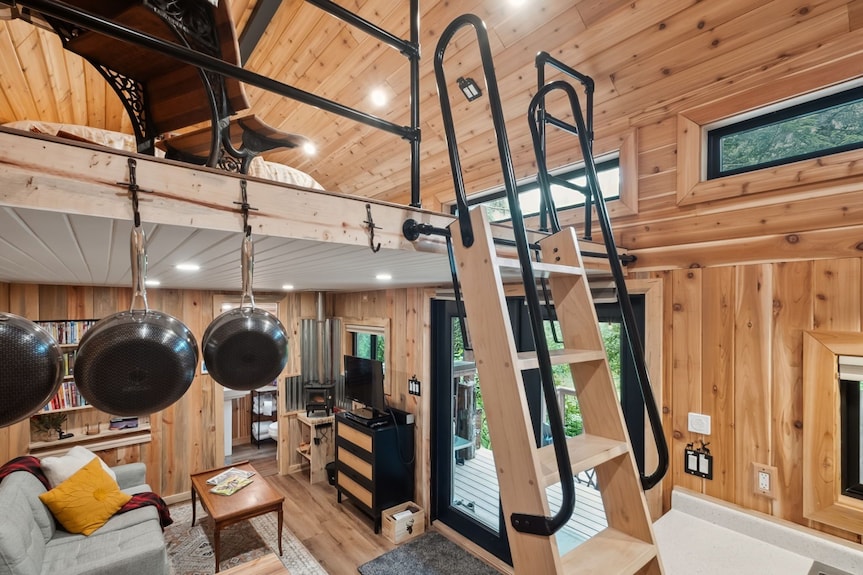 Li'l Finch Mt. Rainier Tiny Cabin With Covered Hot Tub And Steam Sauna - Ashford, WA