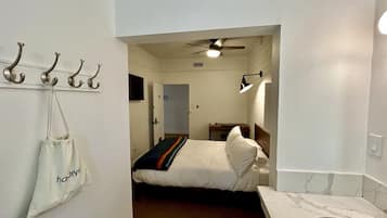 Suíte luxo, 1 cama Queen, acessível, banheiro privativo | 1 quarto, roupas de cama de algodão egípcio, roupas de cama premium