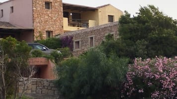 Apartamento, 2 quartos, fumadores, pátio | Exterior