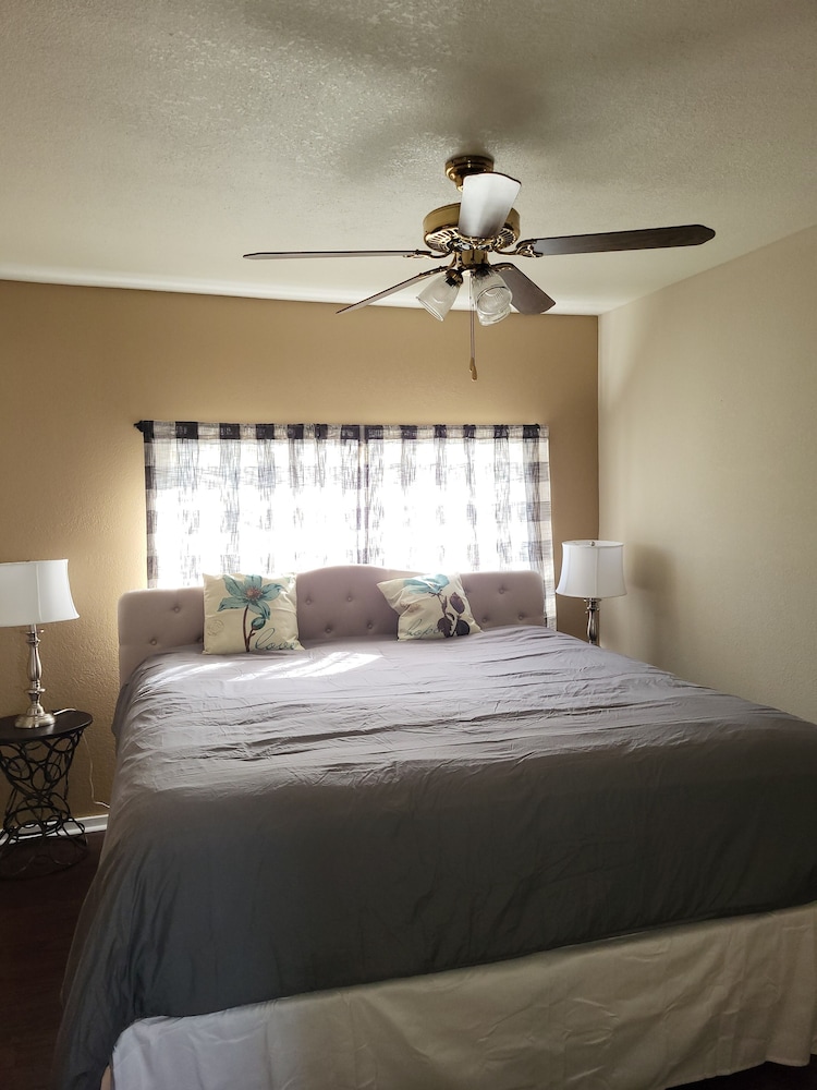 Cozy Apartment #2 Near Midland City Center - Míchigan