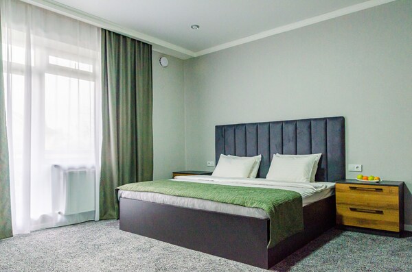 Dosman Hotel Bishkek - Bishkek