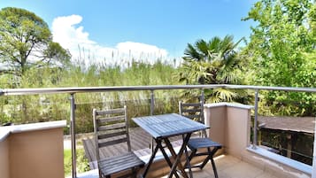 Villa, 3 quartos, varanda, vista para o jardim | Varanda