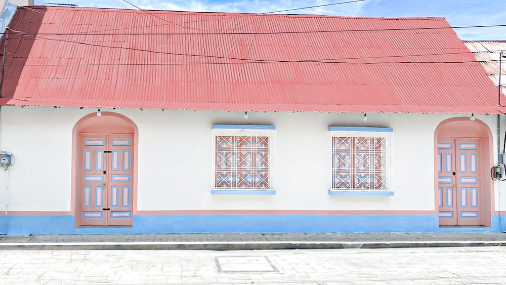 Hostted - San Benito