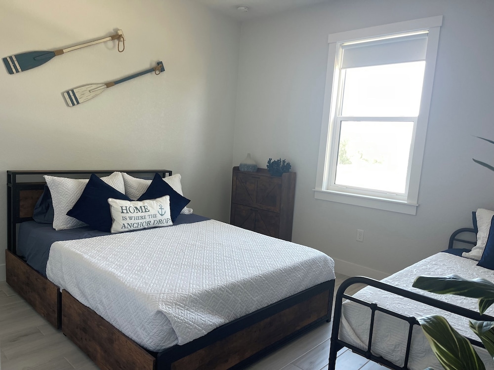 A”Seascape” to enjoy Boca Grade Beach - South Gulf Cove | Vrbo