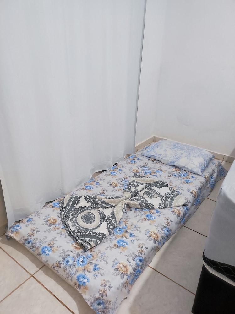 Single Storey House With Large Backyard - Campo Grande