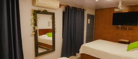 Roupa de alta qualidade, com decoração personalizada