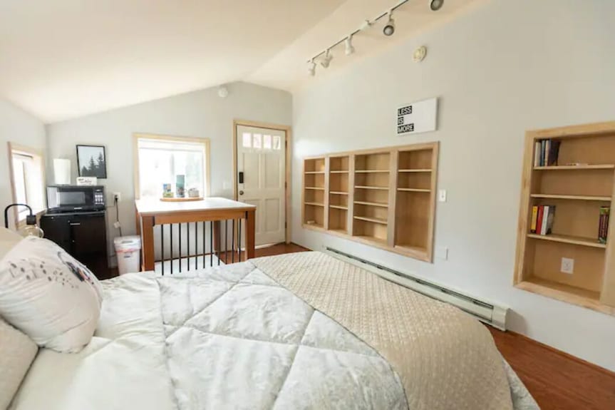 Sunnyside Loft - Close To Town, Relaxing, Cozy - Seattle, WA