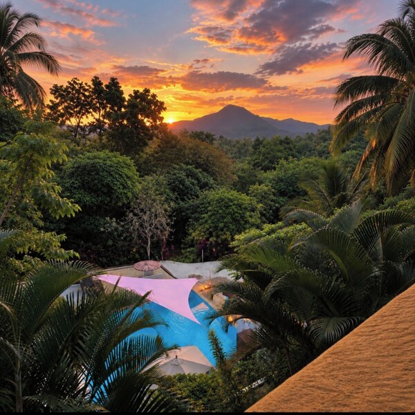 A Touch Of Pink Secret Garden Resort - Puerto Princesa