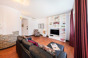 Apartamento | Área de estar | TV 35 polegadas com canais digitais