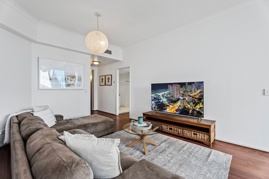 Central 1 Bedroom Apartment In Surfers Paradise - Surfers Paradise