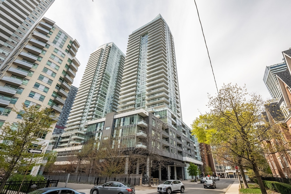 Modern Lillian Street Condos Midtown Toronto - Mississauga