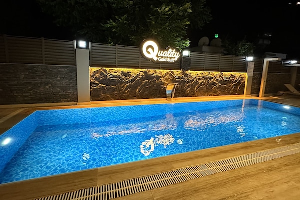 Piscina externa sazonal
