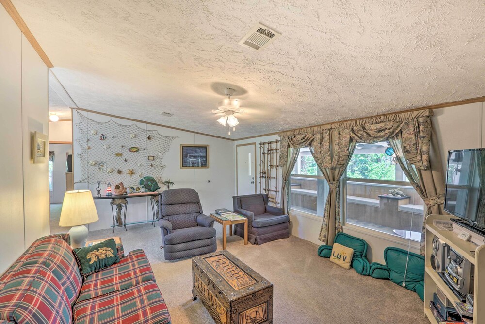 Bright Steinhatchee Home: Proximity To Ocean! - Steinhatchee, FL