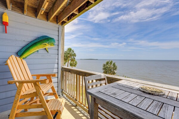 Beach & Pool Access At Condo On Cedar Key! - Cedar Key, FL