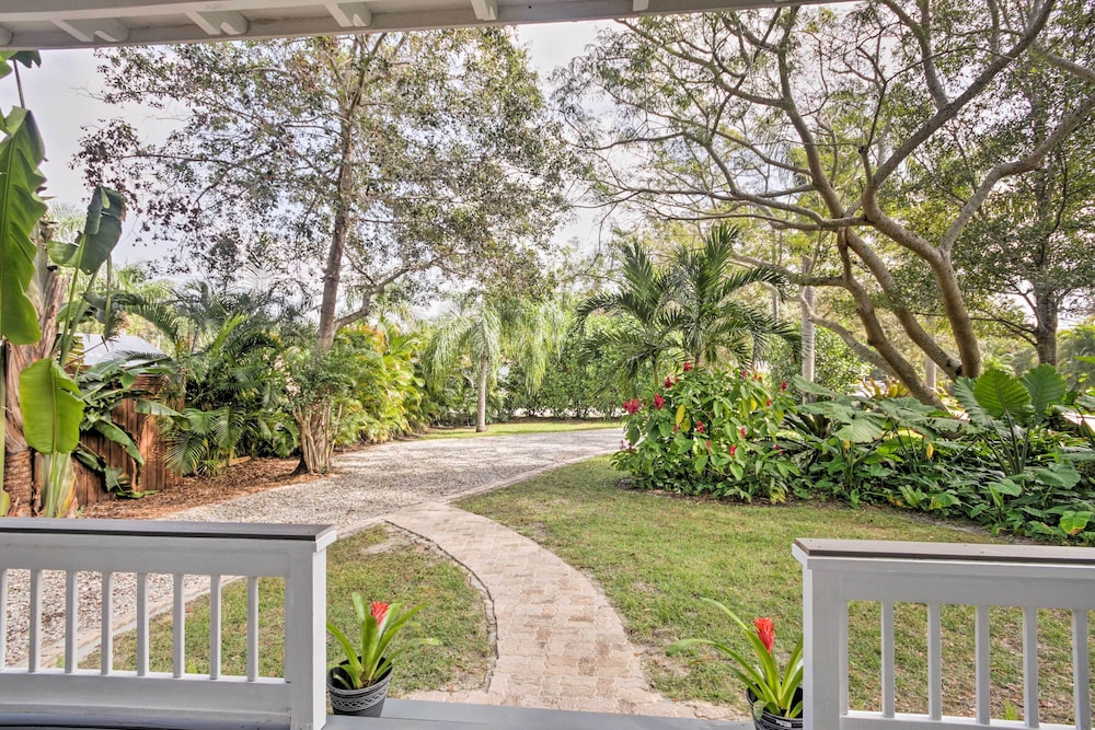 Chic Sarasota Cottage: Near Beaches & Downtown! - Sarasota, FL