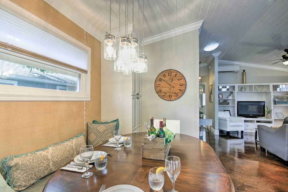 Chic Sarasota Cottage: Near Beaches & Downtown! - Sarasota