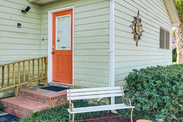 Cozy Pcb Cottage ~ 1 Block To Beach! - Panama City Beach, FL