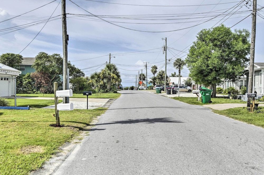 Cozy Pcb Cottage ~ 1 Block To Beach! - Panama City Beach, FL