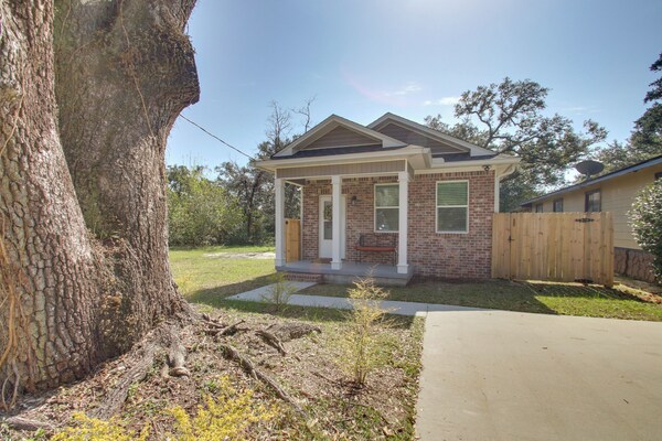 Downtown Pensacola Vacation Rental W/ Yard! - Gulf Breeze, FL