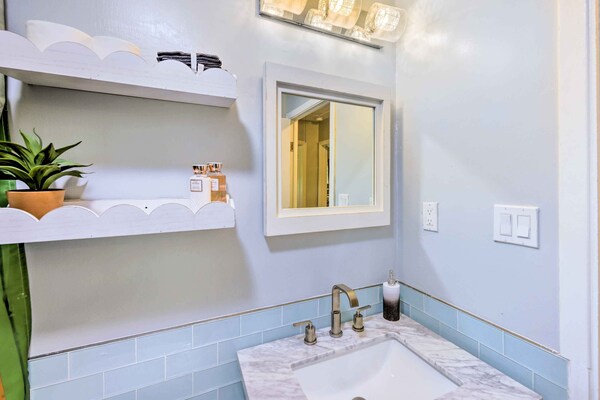 Lakeside Crescent City Cottage: Boat + Dock! - Crescent City, FL