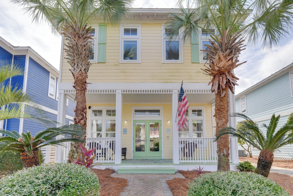 Santa Rosa Beach House W/ Spacious Deck - Seaside, FL