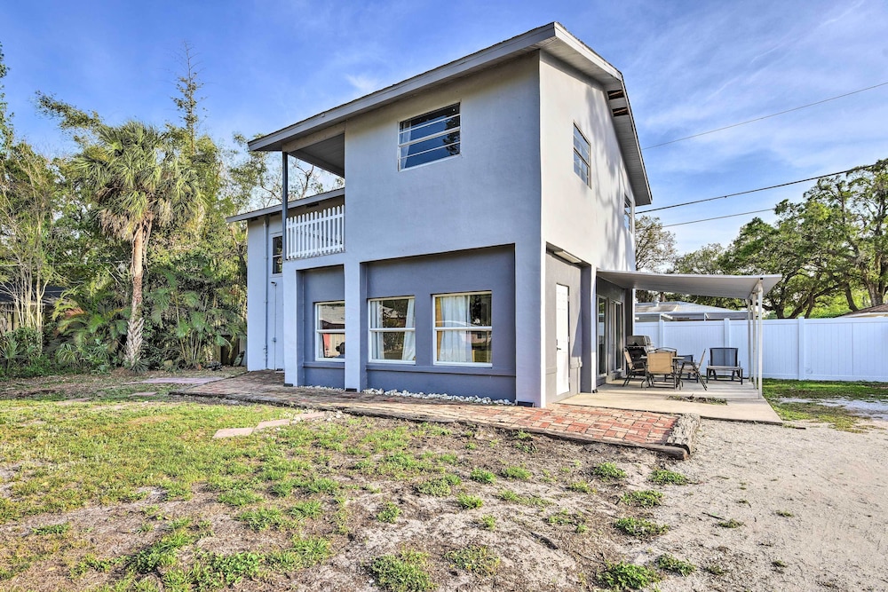 Centrally Located Home - 7 Miles To Siesta Key! - Sarasota, FL