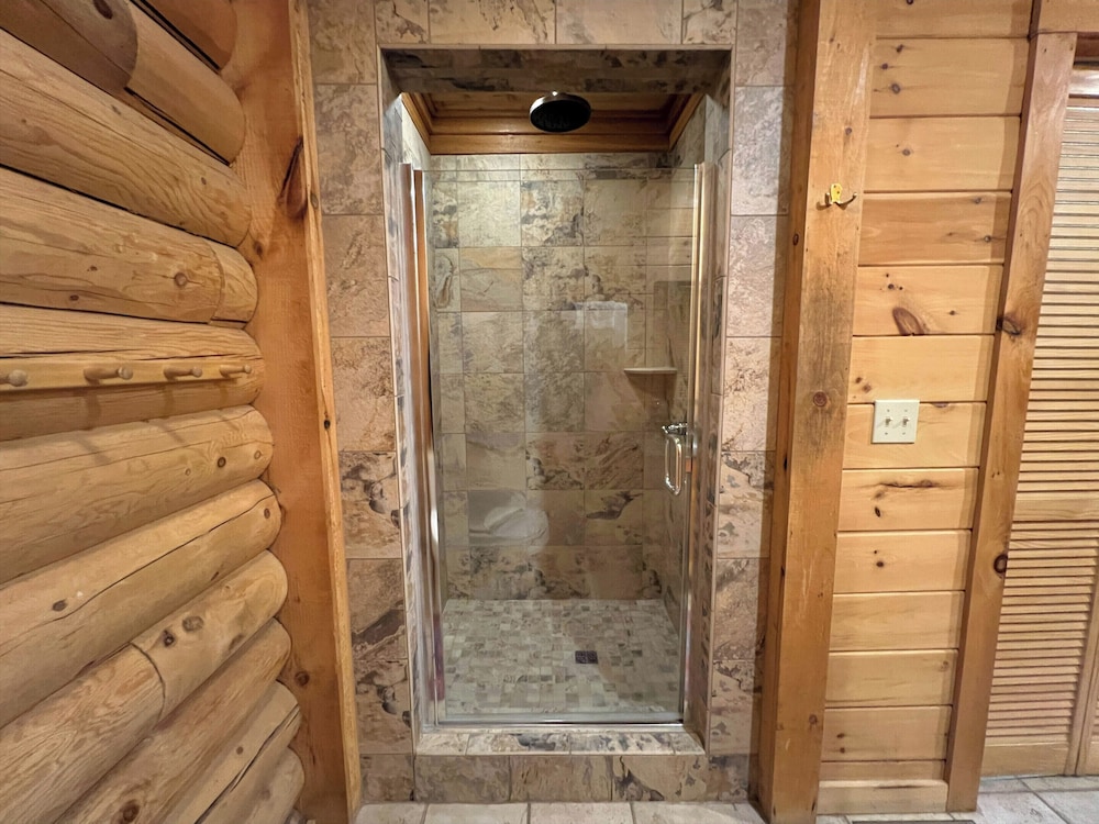 Evergreen By Taylor Made Deep Creek - Deep Creek Lake, MD