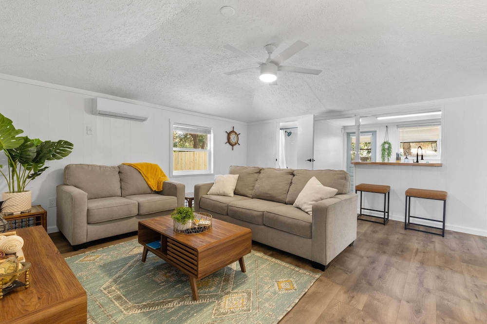 4 Mi To Dtwn: Jensen Beach Cottage - Stuart, FL