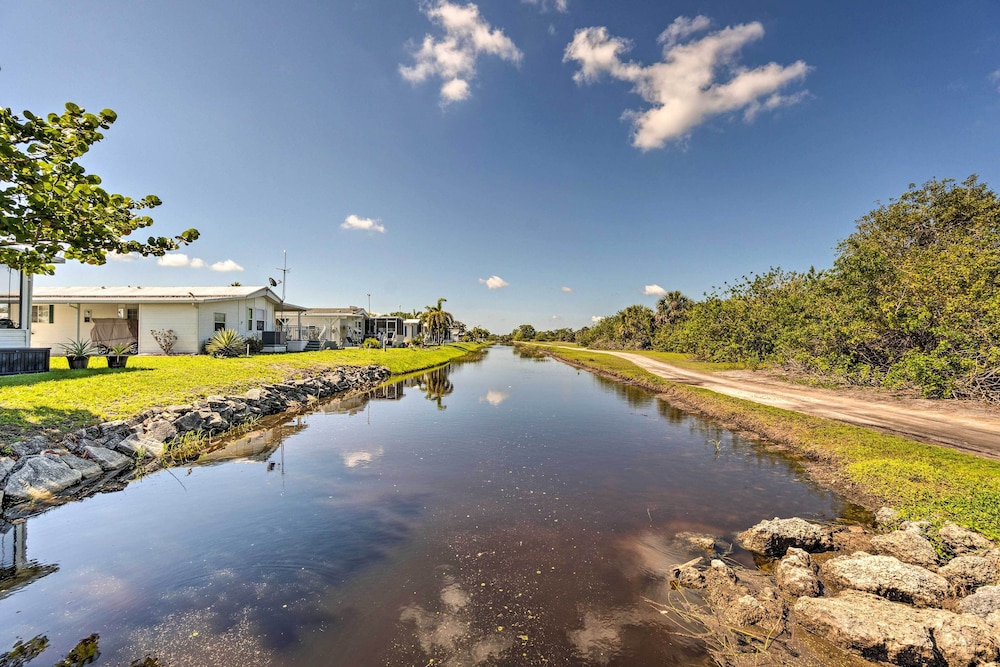 Cute Port Charlotte Home W/ Resort Amenities! - North Port, FL