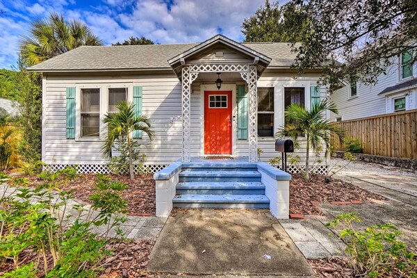 Historic Tarpon Springs Abode ~ 3 Mi To Beach - Holiday, FL
