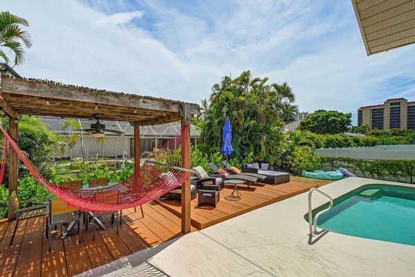 House W/ Heated Pool & Grill - Walk To Beach! - Marco Island, FL