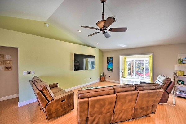 House W/ Heated Pool & Grill - Walk To Beach! - Marco Island, FL