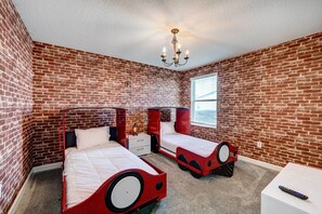 Casa (Multiple Bedrooms) | Interior