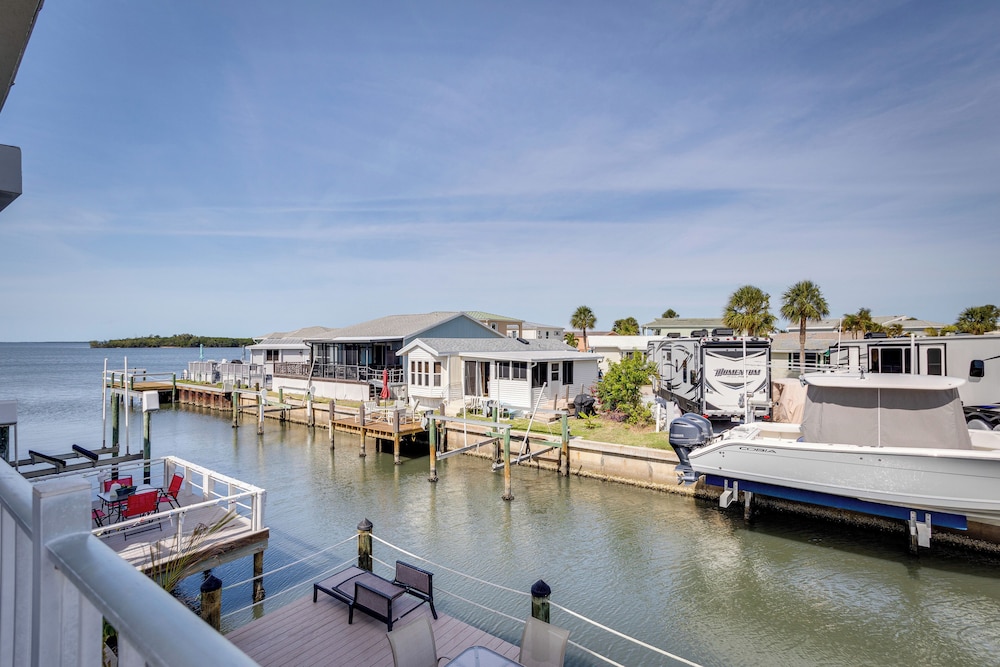 Nettles Island, Jensen Beach Home W/ Patio & Grill - Stuart, FL